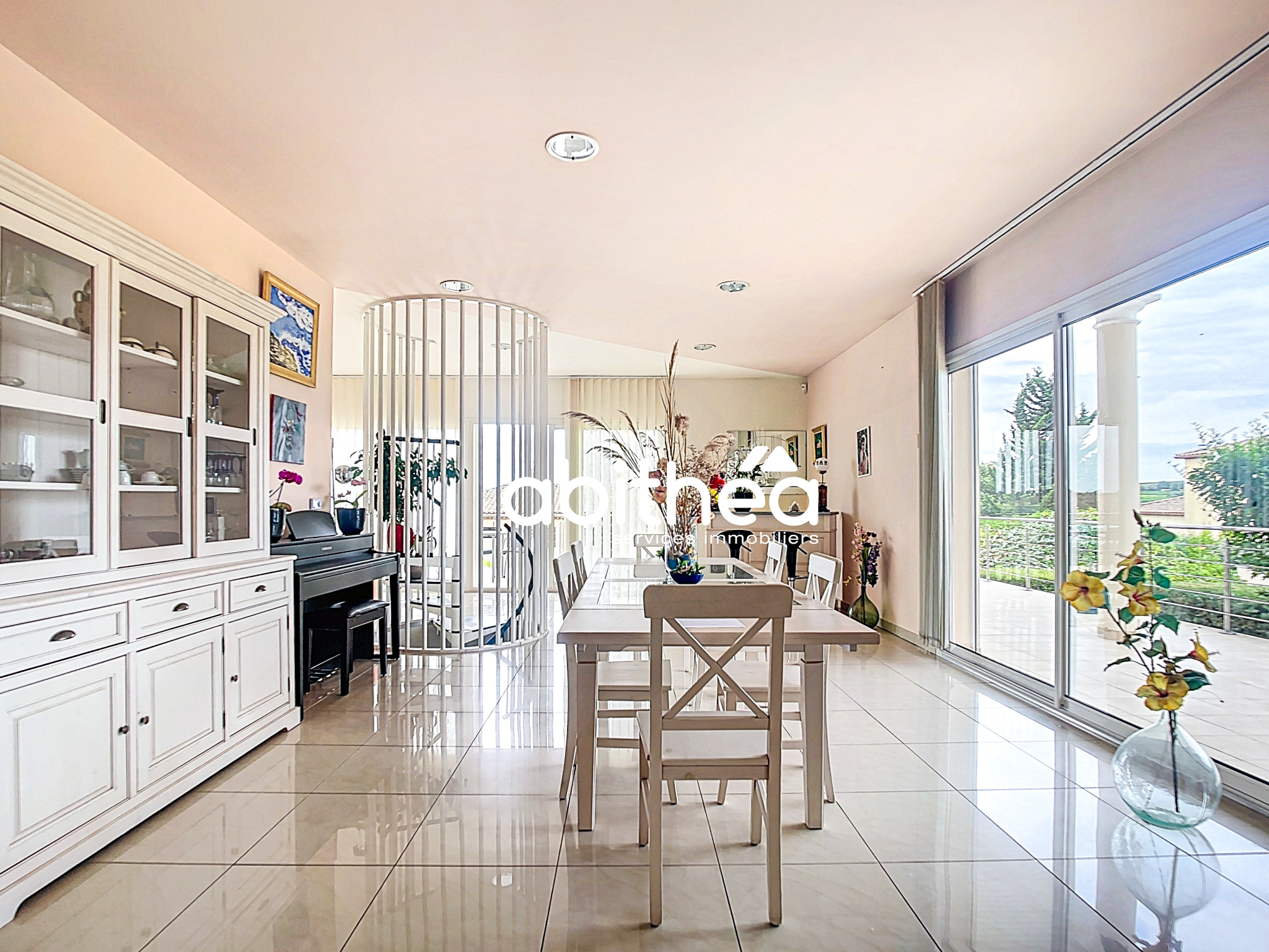 Vente VILLA 4 FACES - PLAIN PIED - GRAND TERRAIN PAYSAGÉ - PISCINE ...